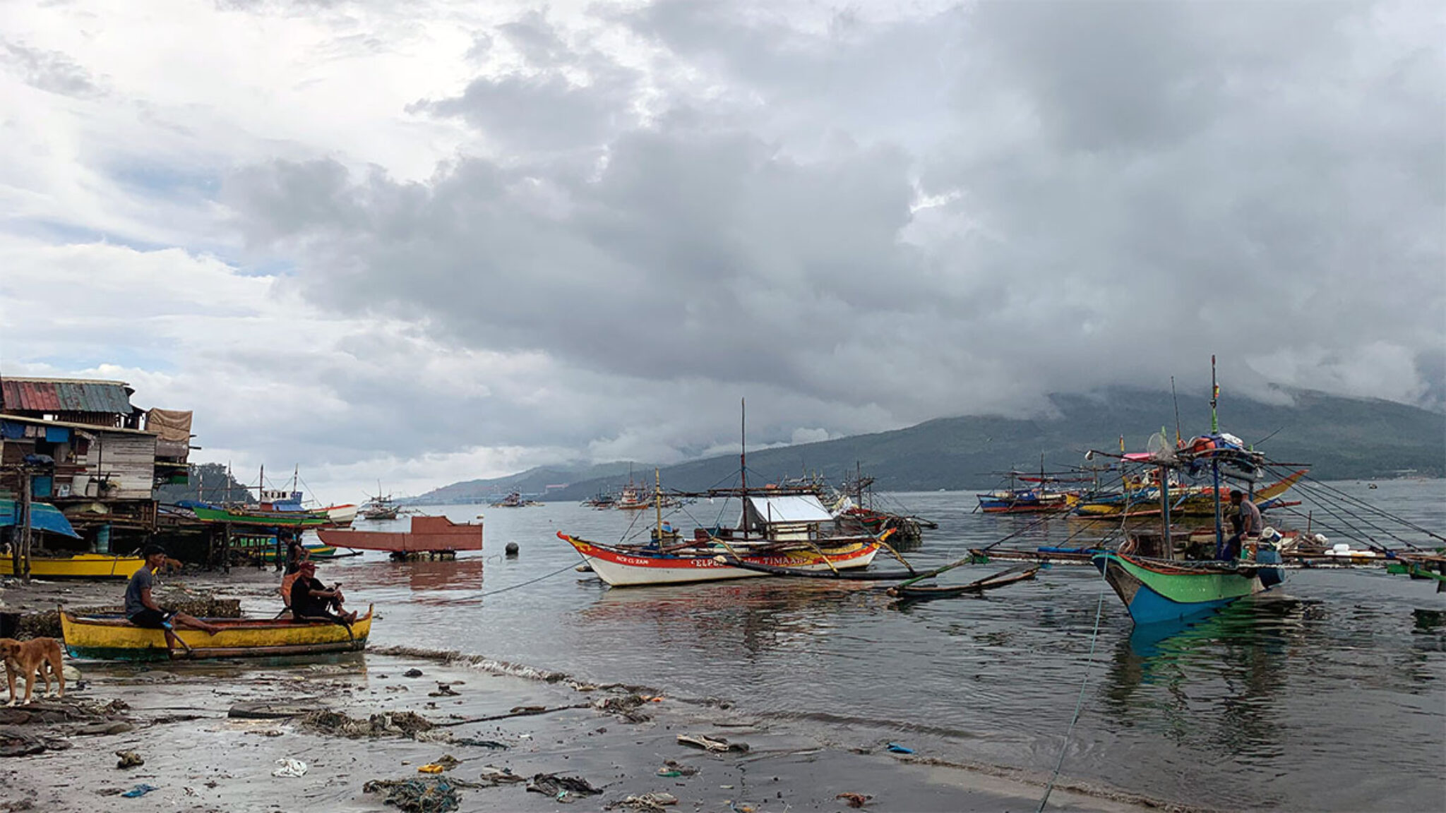 Zambales fishers seek safe seas beyond Panatag | INQUIRER.net